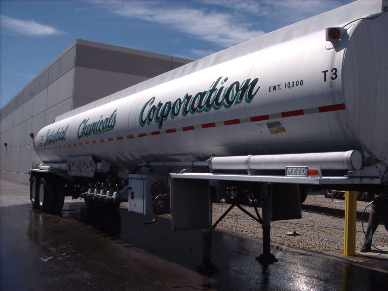 Why Tanker Truck Washing Is Different